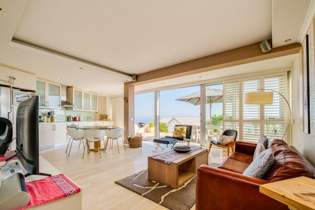 Calico | Camps Bay - ComeToCapeTown.com